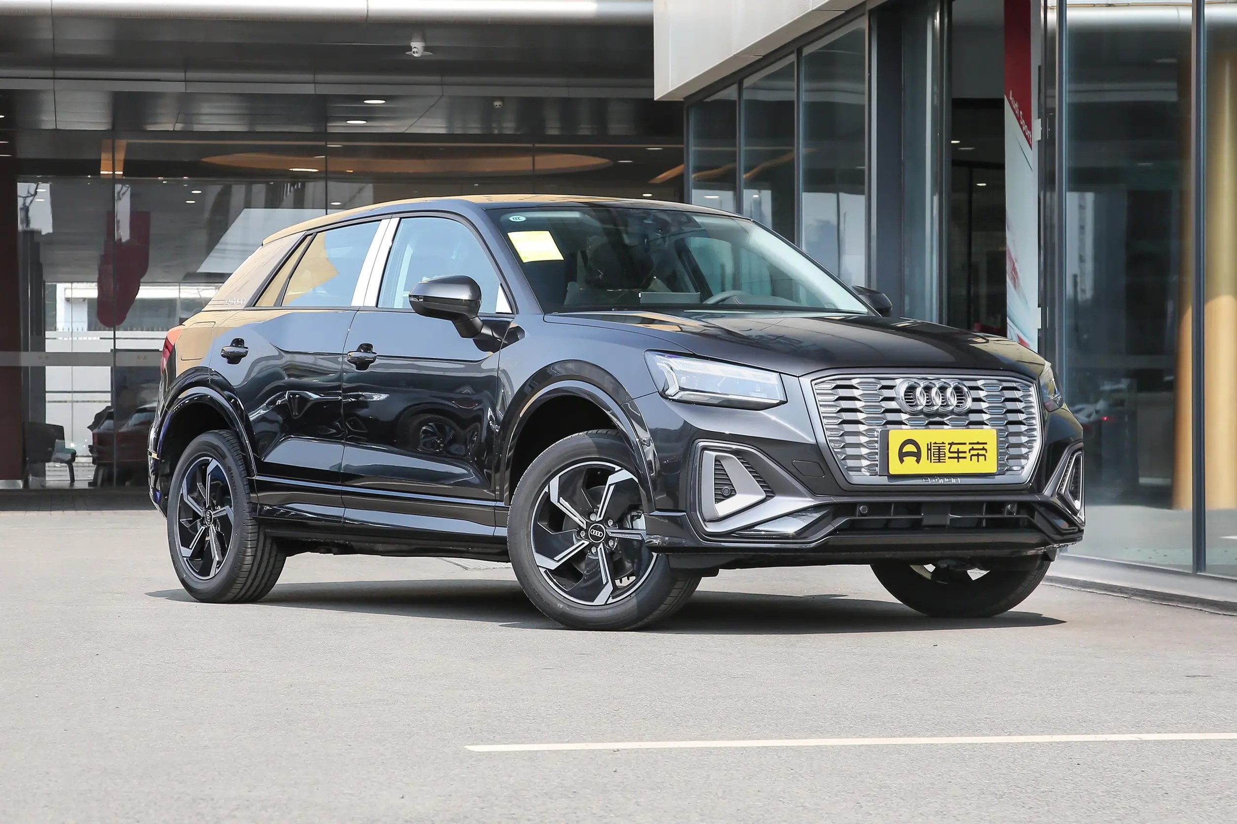 AUDI Q2L e-tron Pure electric smart enjoyment model БУ из США в Москве ...